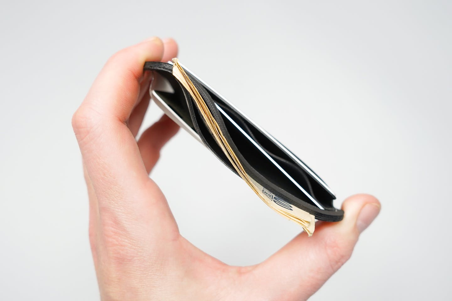 Magpul DAKA Everyday Wallet Review | Pack Hacker