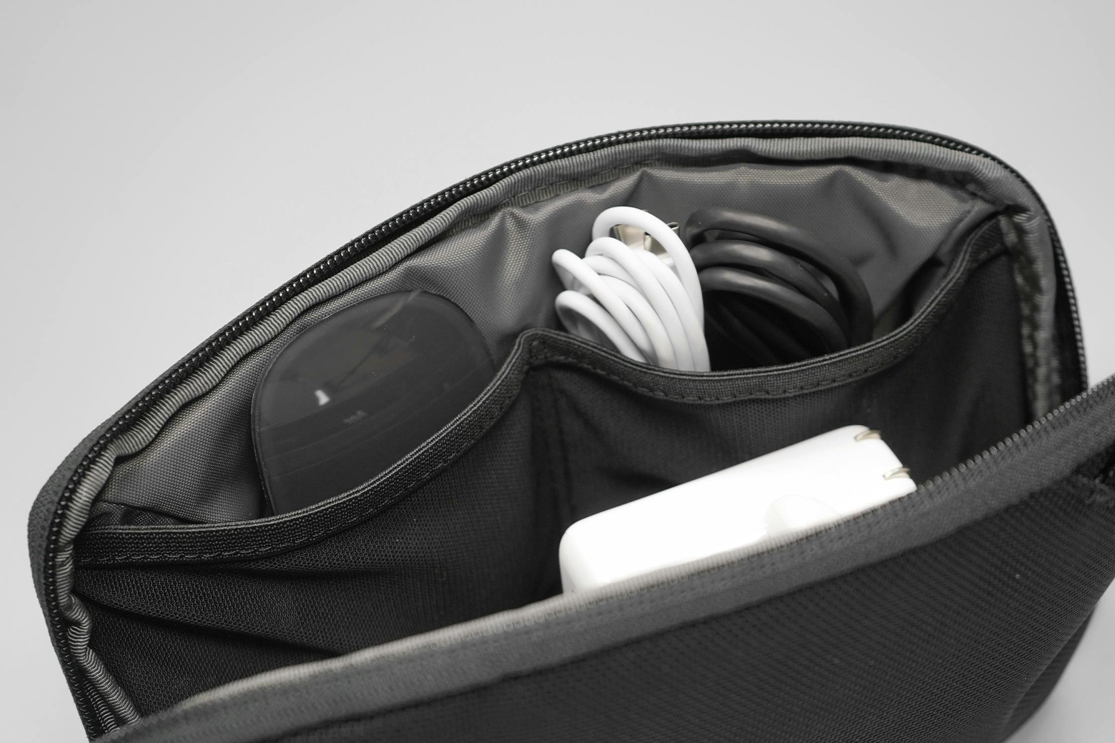 Aer Slim Pouch Review | Pack Hacker