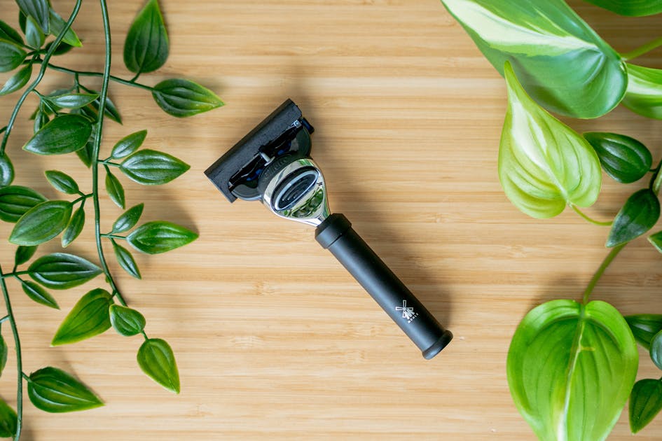 MUHLE Aluminum Fusion Travel Razor Review | Pack Hacker