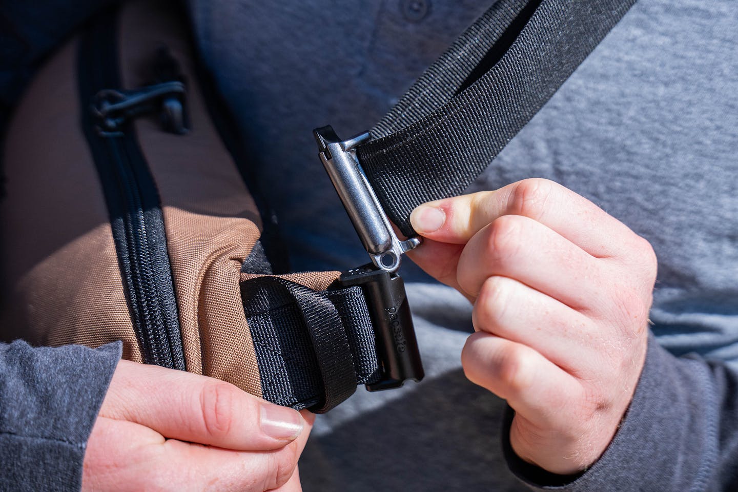 New Carbon Fiber Streamline Anti-theft Sling Bag