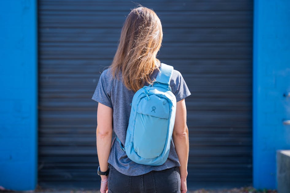 Hydro Flask Slingback Bottle Pack | Pack Hacker