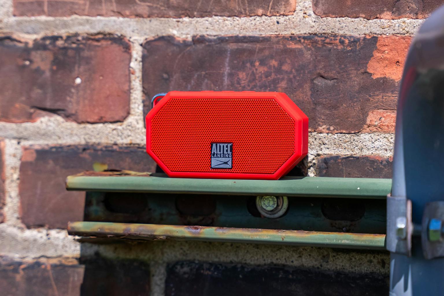 Altec Lansing Mini H2O Waterproof Speaker Review | Pack Hacker