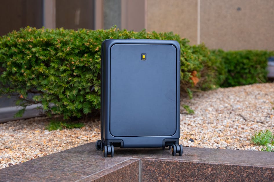 LEVEL8 Road Runner Pro Carry-On 20” Review | Pack Hacker