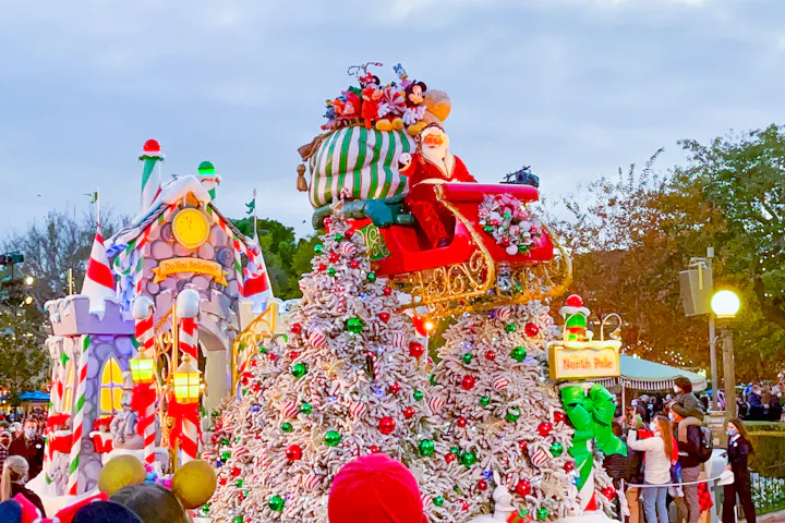 27 Holiday Travel Tips For A Stress-Free Season | Pack Hacker