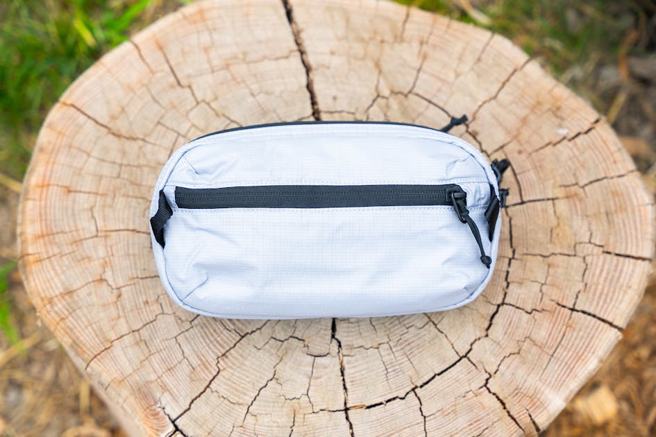 tomtoc Aviator T33 Sling Bag (1.5L) | Pack Hacker