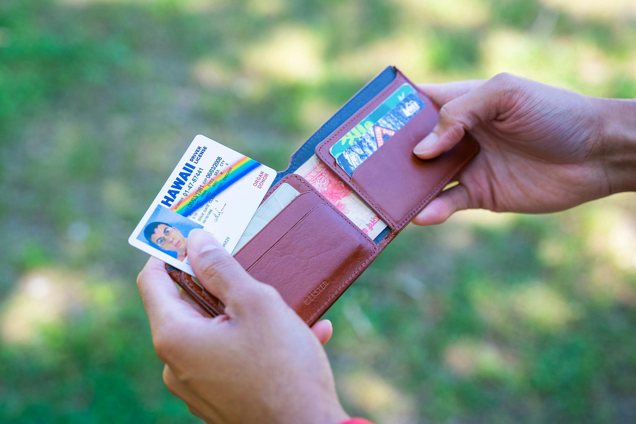 Ekster Modular Bifold Review | Pack Hacker