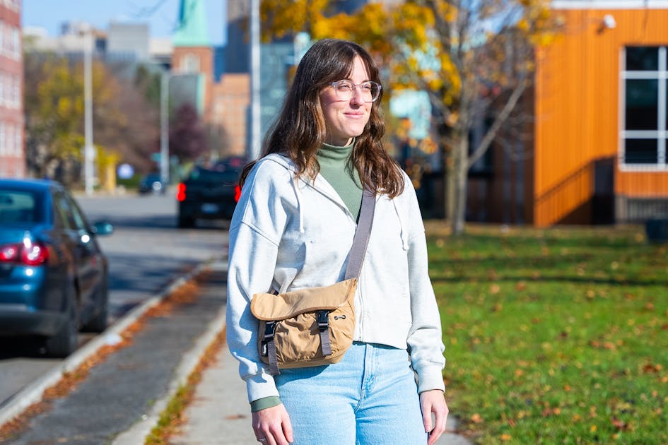 Bellroy Cinch Mini Messenger Review | Pack Hacker