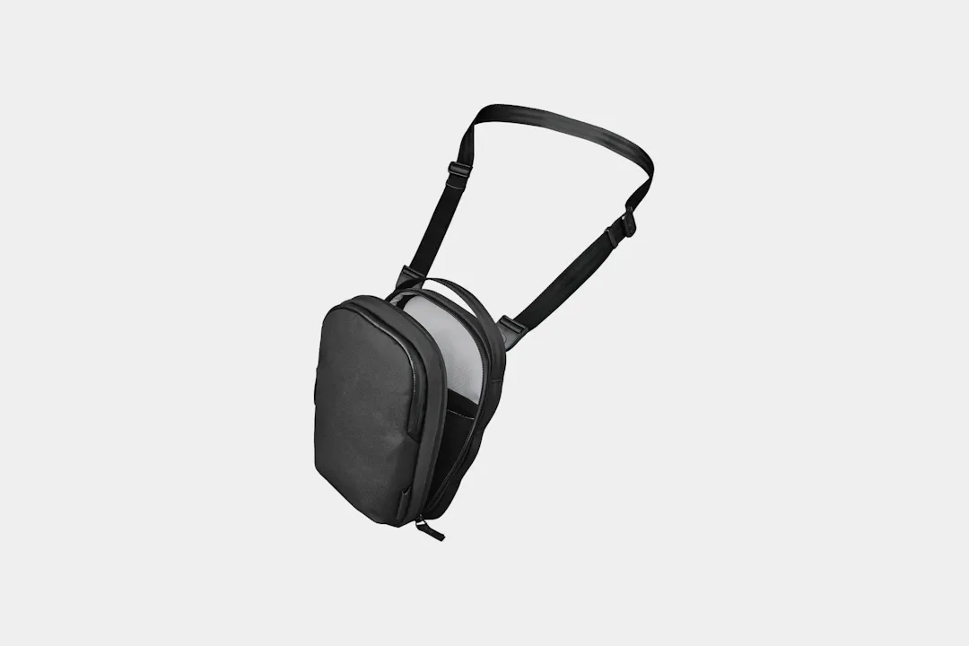 ALPAKA Metro Sling V2 Review | Pack Hacker