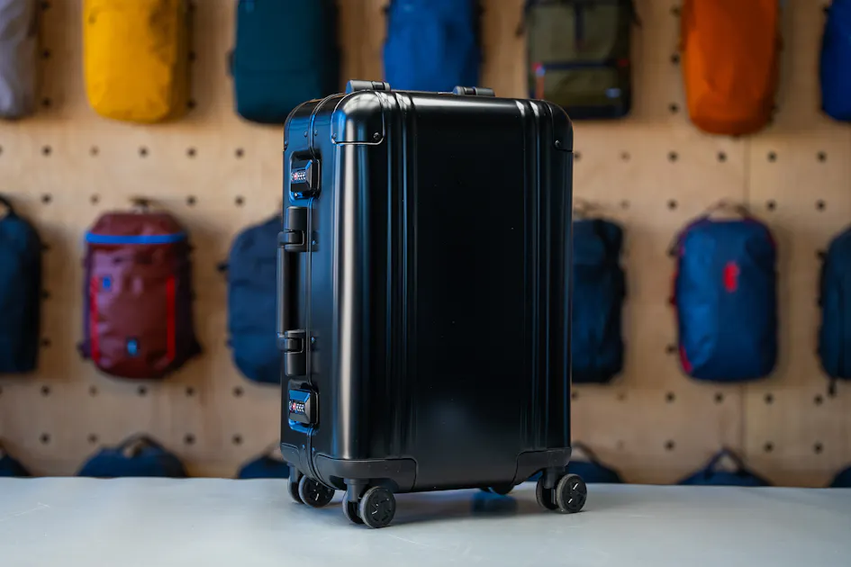 Zero Halliburton International Carry-on 33L | Pack Hacker