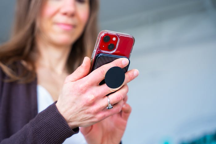 Ohsnap Snap Grip Wallet Review | Pack Hacker