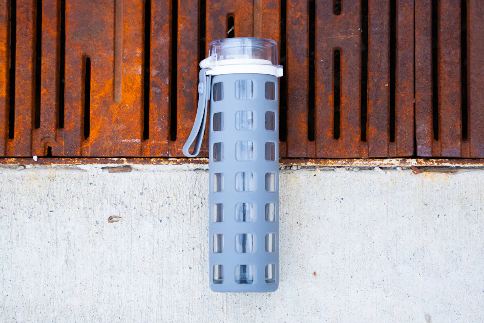 Ello Syndicate 20 oz Glass Water Bottle Review | Pack Hacker