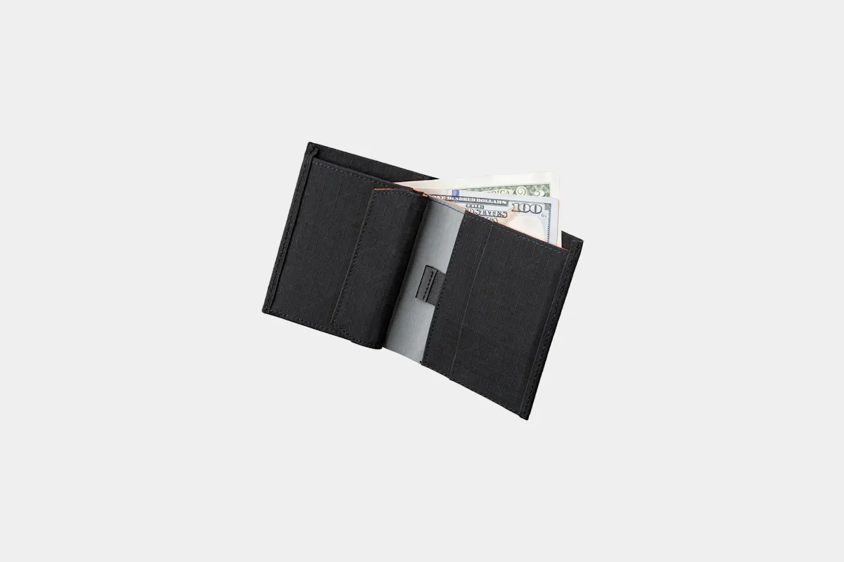ALPAKA ARK Bifold Coin Wallet Review | Pack Hacker