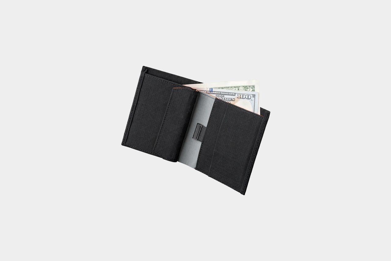 The Ridge Wallet for MagSafe Review | Pack Hacker